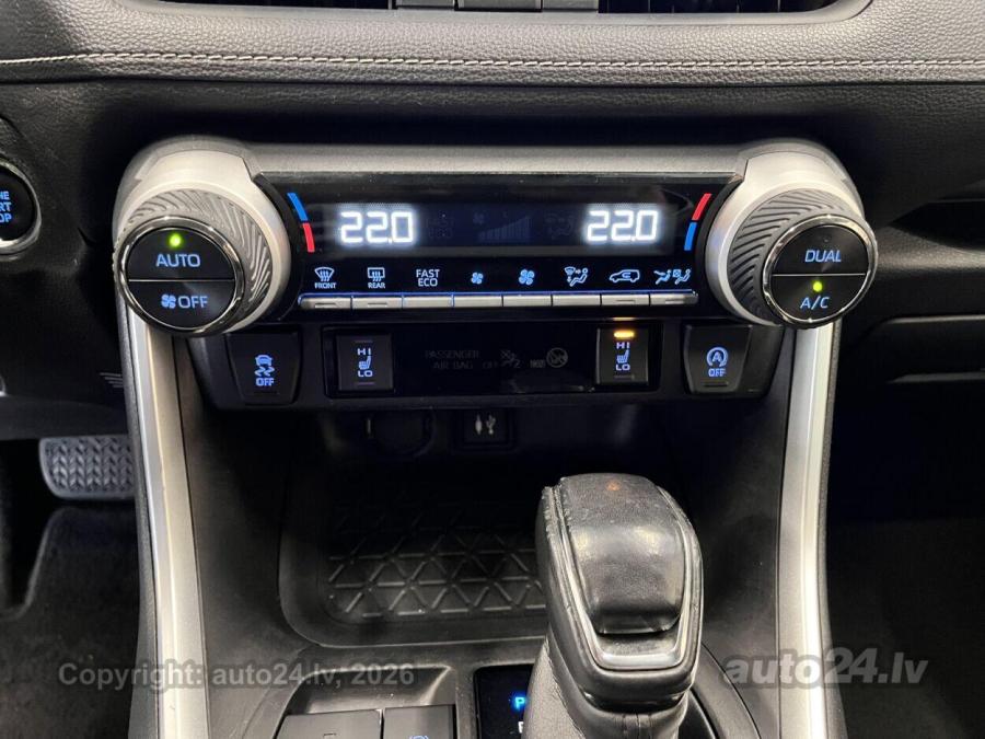 Grey Toyota RAV4 2019 in Tallinn, with an engine capacity of 2.00 L and mileage of 98 thousand km for 20900 €, photo 17 on AUTOMOTO.COM.LV