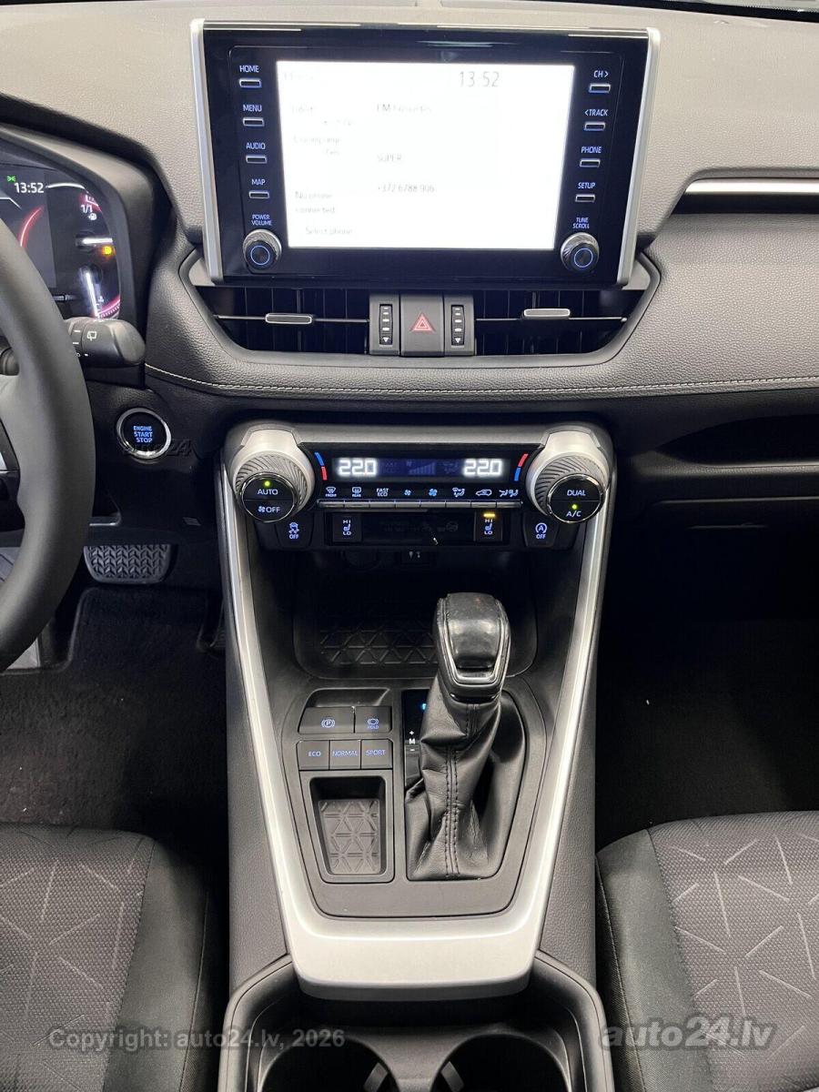 Grey Toyota RAV4 2019 in Tallinn, with an engine capacity of 2.00 L and mileage of 98 thousand km for 20900 €, photo 18 on AUTOMOTO.COM.LV