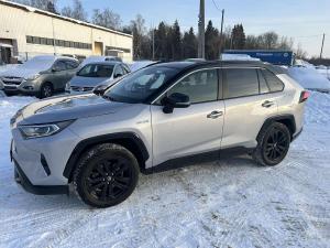 Grey Toyota RAV4 2019 in Radviliskis, with an engine capacity of 2.49 L and mileage of 165 thousand km for 24900 €, photo 3 on AUTOMOTO.COM.LV