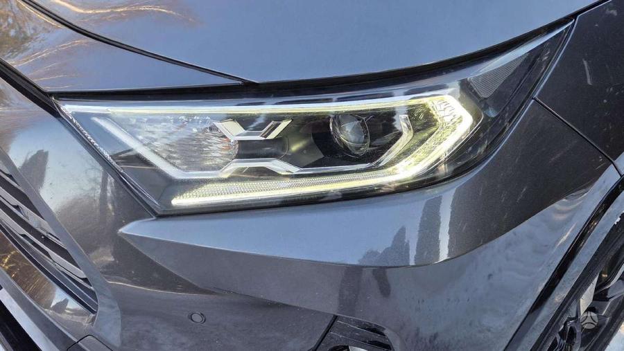 Pelēks Toyota RAV4 2019 Panevēža, ar dzinēja tilpumu 2.49 L un nobraukumu 165 tūkst. km par 23500 €, foto 36 vietnē AUTOMOTO.COM.LV