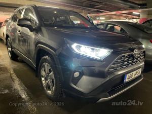 Grey Toyota RAV4 2019 in Tallinn, with an engine capacity of 2.50 L and mileage of 95 thousand km for 30900 €, photo 6 on AUTOMOTO.COM.LV