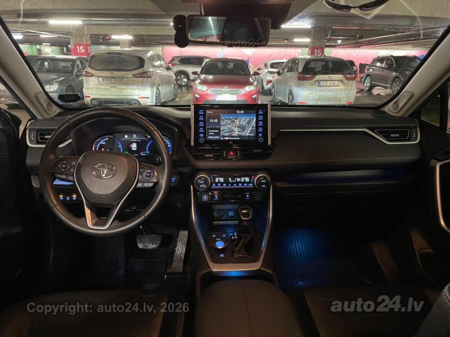 Grey Toyota RAV4 2019 in Tallinn, with an engine capacity of 2.50 L and mileage of 95 thousand km for 30900 €, photo 8 on AUTOMOTO.COM.LV