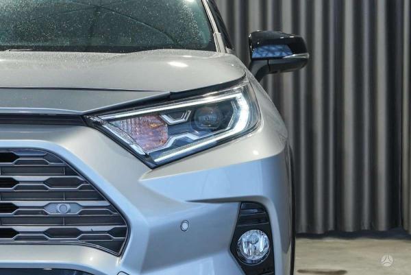 Grey Toyota RAV4 2019 in Marijampole, with an engine capacity of 2.49 L and mileage of 214 thousand km for 23450 €, photo 3 on AUTOMOTO.COM.LV