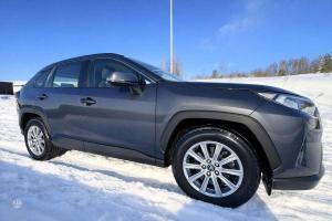 Pelēks Toyota RAV4 2019 Viļņa, ar dzinēja tilpumu 1.99 L un nobraukumu 47 tūkst. km par 21000 €, foto 3 vietnē AUTOMOTO.COM.LV