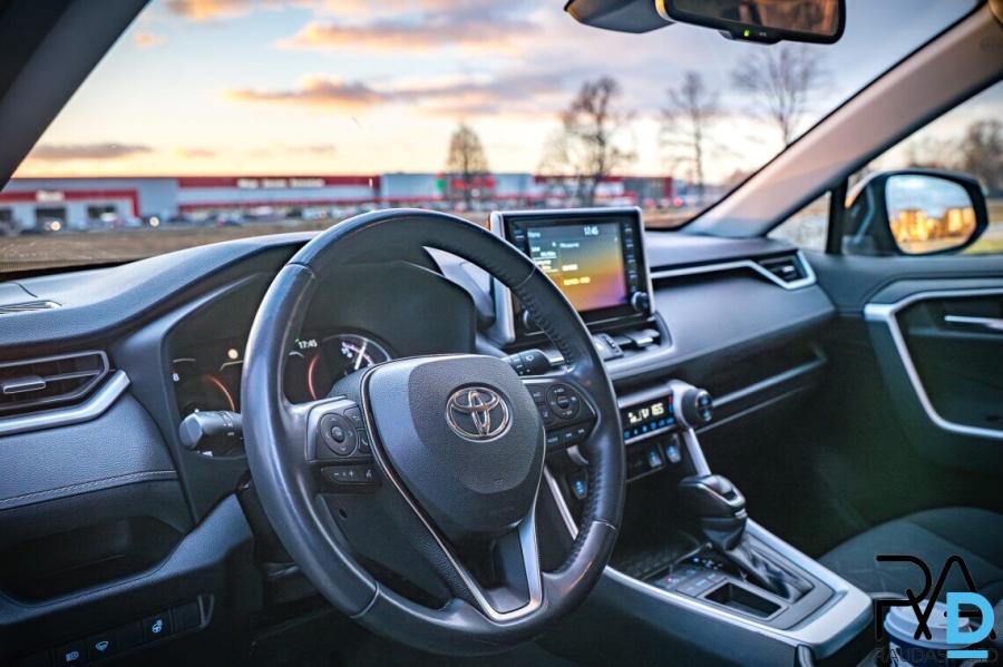Pelēks Toyota RAV4 2019 Rīga, ar dzinēja tilpumu 2.00 L un nobraukumu 67 tūkst. km par 23990 €, foto 10 vietnē AUTOMOTO.COM.LV