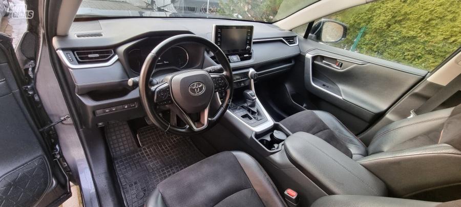Pelēks Toyota RAV4 2019 Kauņa, ar dzinēja tilpumu 2.50 L un nobraukumu 123 tūkst. km par 23700 €, foto 3 vietnē AUTOMOTO.COM.LV