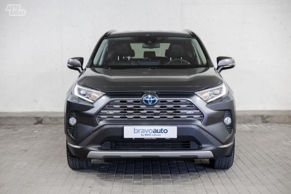 Pelēks Toyota RAV4 2019 Viļņa, ar dzinēja tilpumu 2.50 L un nobraukumu 113 tūkst. km par 24991 €, foto 2 vietnē AUTOMOTO.COM.LV