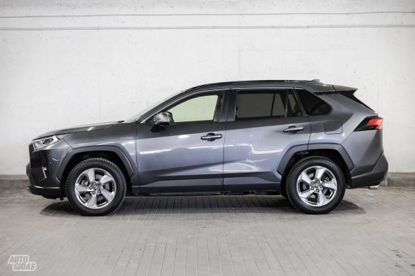 Pelēks Toyota RAV4 2019 Viļņa, ar dzinēja tilpumu 2.50 L un nobraukumu 113 tūkst. km par 24991 €, foto 4 vietnē AUTOMOTO.COM.LV