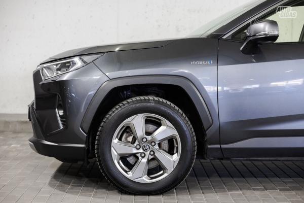 Pelēks Toyota RAV4 2019 Viļņa, ar dzinēja tilpumu 2.50 L un nobraukumu 113 tūkst. km par 24991 €, foto 5 vietnē AUTOMOTO.COM.LV