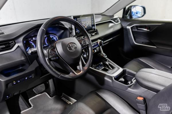 Pelēks Toyota RAV4 2019 Viļņa, ar dzinēja tilpumu 2.50 L un nobraukumu 113 tūkst. km par 24991 €, foto 10 vietnē AUTOMOTO.COM.LV