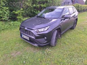 Grey Toyota RAV4 2019 in Riga, with an engine capacity of 2.00 L and mileage of 76 thousand km for 23000 €, photo  on AUTOMOTO.COM.LV
