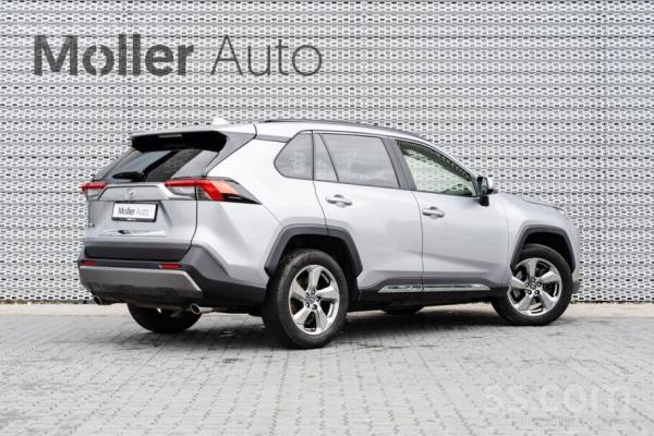 Grey Toyota RAV4 2019 in Riga, with an engine capacity of 2.00 L and mileage of 75 thousand km for 25400 €, photo 4 on AUTOMOTO.COM.LV
