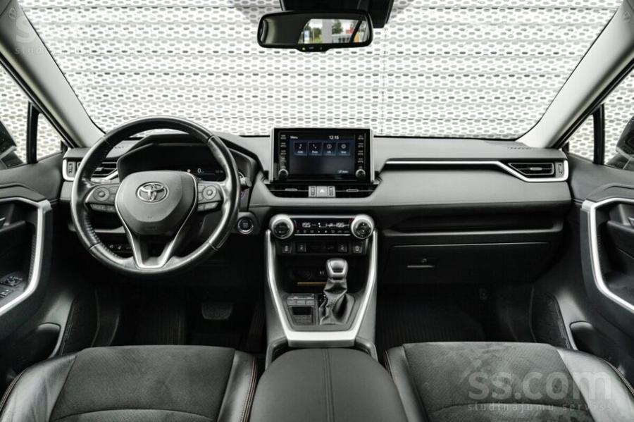 Pelēks Toyota RAV4 2019 Rīga, ar dzinēja tilpumu 2.00 L un nobraukumu 75 tūkst. km par 25400 €, foto 7 vietnē AUTOMOTO.COM.LV