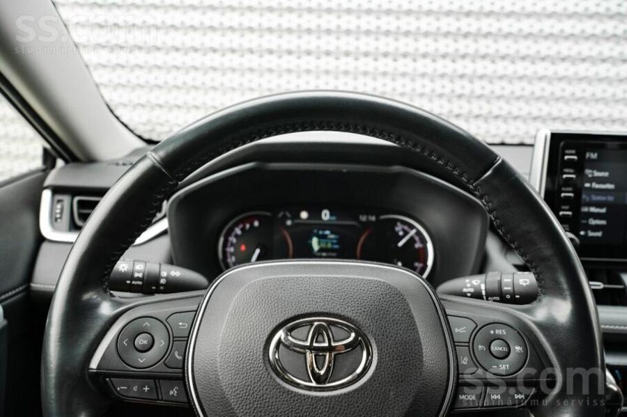 Pelēks Toyota RAV4 2019 Rīga, ar dzinēja tilpumu 2.00 L un nobraukumu 75 tūkst. km par 25400 €, foto 12 vietnē AUTOMOTO.COM.LV
