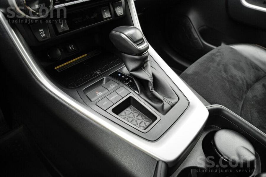 Pelēks Toyota RAV4 2019 Rīga, ar dzinēja tilpumu 2.00 L un nobraukumu 75 tūkst. km par 25400 €, foto 19 vietnē AUTOMOTO.COM.LV