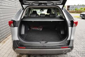 Pelēks Toyota RAV4 2019 Rīga, ar dzinēja tilpumu 2.00 L un nobraukumu 75 tūkst. km par 25400 €, foto 21 vietnē AUTOMOTO.COM.LV