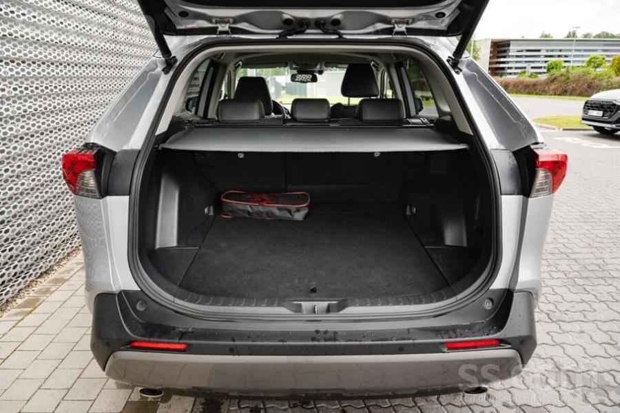 Pelēks Toyota RAV4 2019 Rīga, ar dzinēja tilpumu 2.00 L un nobraukumu 75 tūkst. km par 25400 €, foto 21 vietnē AUTOMOTO.COM.LV