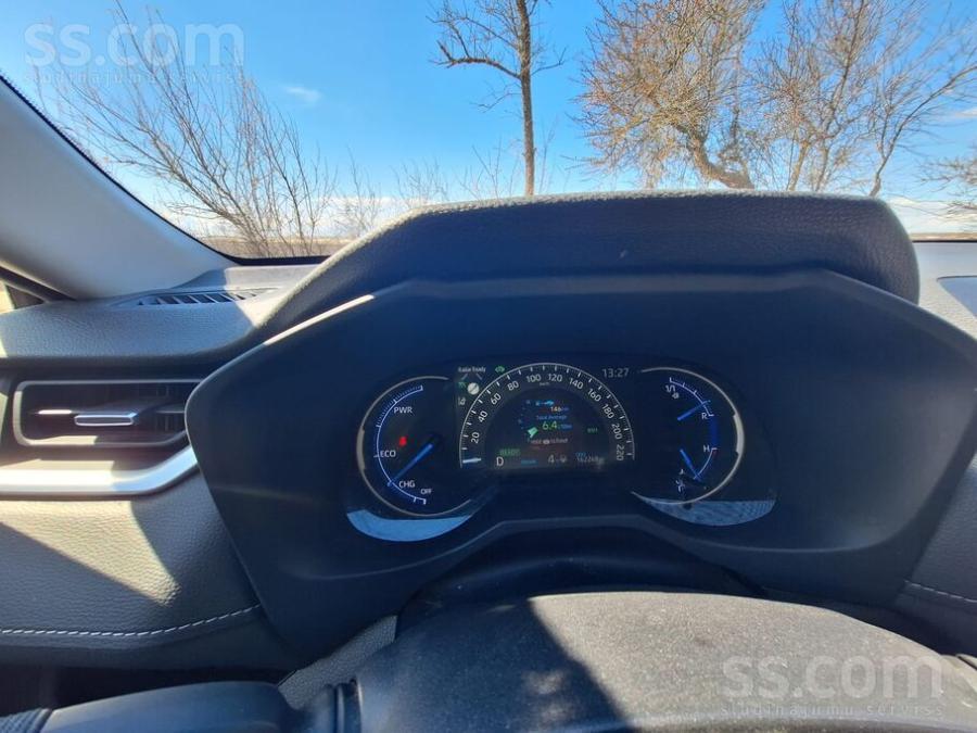 Grey Toyota RAV4 2019 in Riga, with an engine capacity of 2.50 L and mileage of 164 thousand km for 25000 €, photo 14 on AUTOMOTO.COM.LV