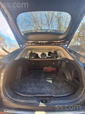 Grey Toyota RAV4 2019 in Riga, with an engine capacity of 2.50 L and mileage of 164 thousand km for 25000 €, photo 15 on AUTOMOTO.COM.LV
