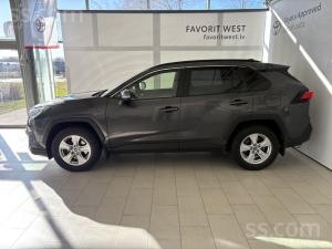 Pelēks Toyota RAV4 2019 Ventspils, ar dzinēja tilpumu 2.00 L un nobraukumu 127 tūkst. km par 21990 €, foto 3 vietnē AUTOMOTO.COM.LV
