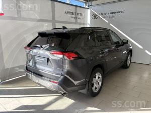 Pelēks Toyota RAV4 2019 Ventspils, ar dzinēja tilpumu 2.00 L un nobraukumu 127 tūkst. km par 21990 €, foto 5 vietnē AUTOMOTO.COM.LV