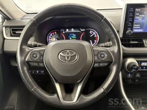 Pelēks Toyota RAV4 2019 Ventspils, ar dzinēja tilpumu 2.00 L un nobraukumu 127 tūkst. km par 21990 €, foto 12 vietnē AUTOMOTO.COM.LV