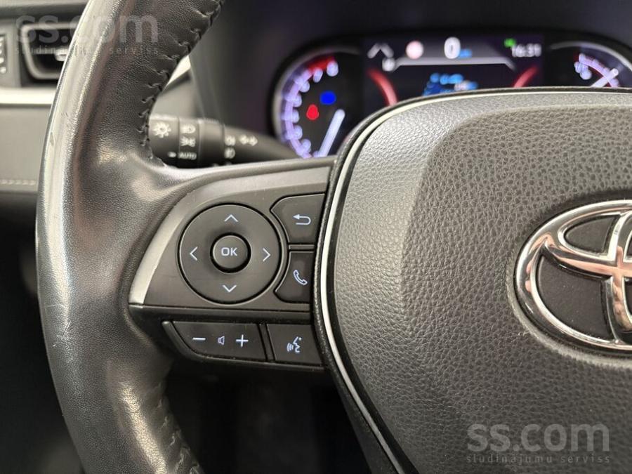 Pelēks Toyota RAV4 2019 Ventspils, ar dzinēja tilpumu 2.00 L un nobraukumu 127 tūkst. km par 21990 €, foto 15 vietnē AUTOMOTO.COM.LV