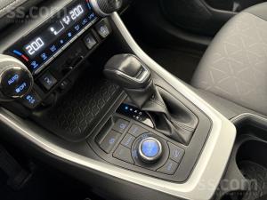 Pelēks Toyota RAV4 2019 Ventspils, ar dzinēja tilpumu 2.00 L un nobraukumu 127 tūkst. km par 21990 €, foto 17 vietnē AUTOMOTO.COM.LV