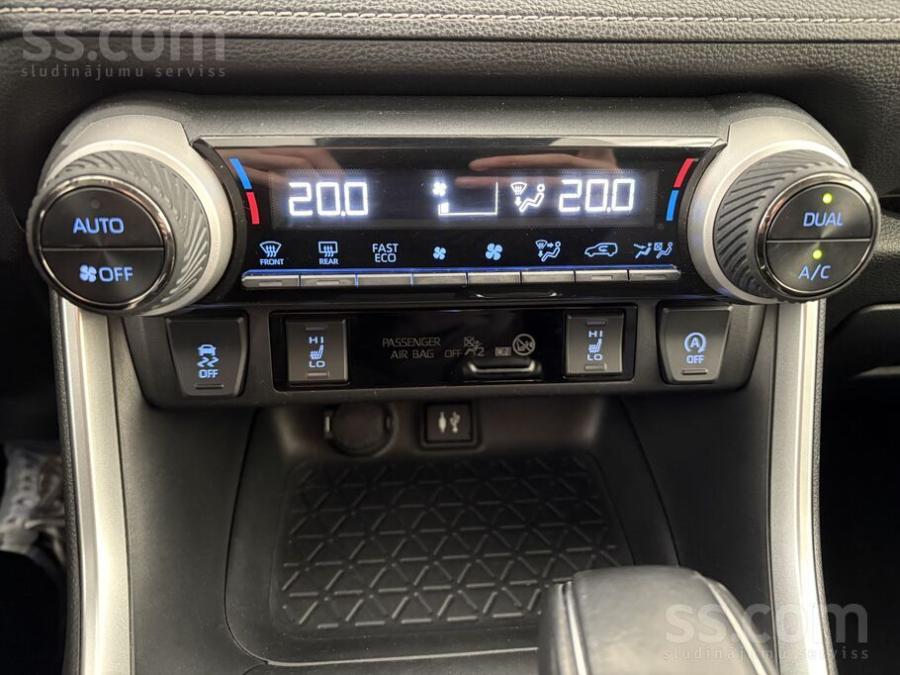 Pelēks Toyota RAV4 2019 Ventspils, ar dzinēja tilpumu 2.00 L un nobraukumu 127 tūkst. km par 21990 €, foto 18 vietnē AUTOMOTO.COM.LV