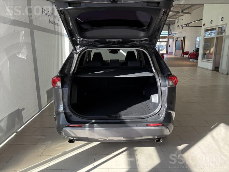 Pelēks Toyota RAV4 2019 Ventspils, ar dzinēja tilpumu 2.00 L un nobraukumu 127 tūkst. km par 21990 €, foto 25 vietnē AUTOMOTO.COM.LV