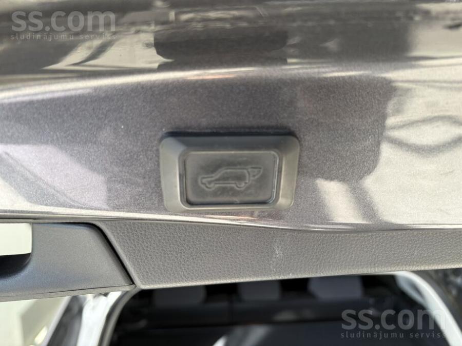 Pelēks Toyota RAV4 2019 Ventspils, ar dzinēja tilpumu 2.00 L un nobraukumu 127 tūkst. km par 21990 €, foto 26 vietnē AUTOMOTO.COM.LV
