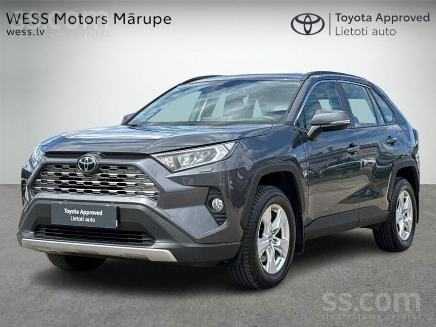 Pelēks Toyota RAV4 2019 Rīga, ar dzinēja tilpumu 2.00 L un nobraukumu 62 tūkst. km par 23990 €, foto 1 vietnē AUTOMOTO.COM.LV