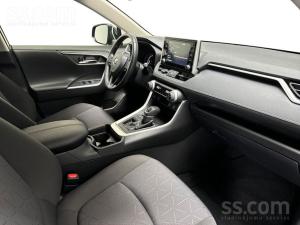 Pelēks Toyota RAV4 2019 Rīga, ar dzinēja tilpumu 2.00 L un nobraukumu 62 tūkst. km par 23990 €, foto 7 vietnē AUTOMOTO.COM.LV