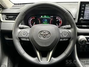 Pelēks Toyota RAV4 2019 Rīga, ar dzinēja tilpumu 2.00 L un nobraukumu 62 tūkst. km par 23990 €, foto 13 vietnē AUTOMOTO.COM.LV