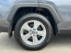 Pelēks Toyota RAV4 2019 Rīga, ar dzinēja tilpumu 2.00 L un nobraukumu 62 tūkst. km par 23990 €, foto 16 vietnē AUTOMOTO.COM.LV