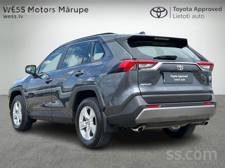 Pelēks Toyota RAV4 2019 Rīga, ar dzinēja tilpumu 2.00 L un nobraukumu 62 tūkst. km par 23990 €, foto 18 vietnē AUTOMOTO.COM.LV