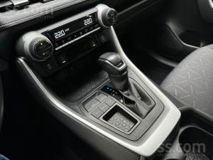 Pelēks Toyota RAV4 2019 Rīga, ar dzinēja tilpumu 2.00 L un nobraukumu 62 tūkst. km par 23990 €, foto 21 vietnē AUTOMOTO.COM.LV