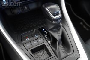 Grey Toyota RAV4 2019 in Riga, with an engine capacity of 2.50 L and mileage of 170 thousand km for 21890 €, photo 15 on AUTOMOTO.COM.LV