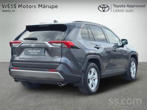 Pelēks Toyota RAV4 2019 Rīga, ar dzinēja tilpumu 2.00 L un nobraukumu 101 tūkst. km par 23990 €, foto 3 vietnē AUTOMOTO.COM.LV