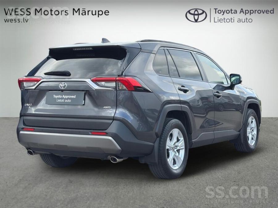 Pelēks Toyota RAV4 2019 Rīga, ar dzinēja tilpumu 2.00 L un nobraukumu 101 tūkst. km par 23990 €, foto 3 vietnē AUTOMOTO.COM.LV