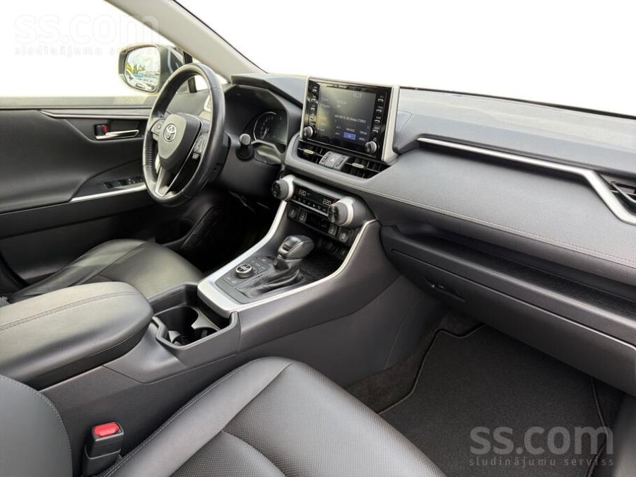 Pelēks Toyota RAV4 2019 Rīga, ar dzinēja tilpumu 2.00 L un nobraukumu 101 tūkst. km par 23990 €, foto 7 vietnē AUTOMOTO.COM.LV