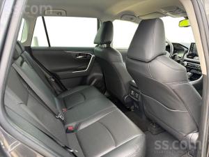 Pelēks Toyota RAV4 2019 Rīga, ar dzinēja tilpumu 2.00 L un nobraukumu 101 tūkst. km par 23990 €, foto 8 vietnē AUTOMOTO.COM.LV