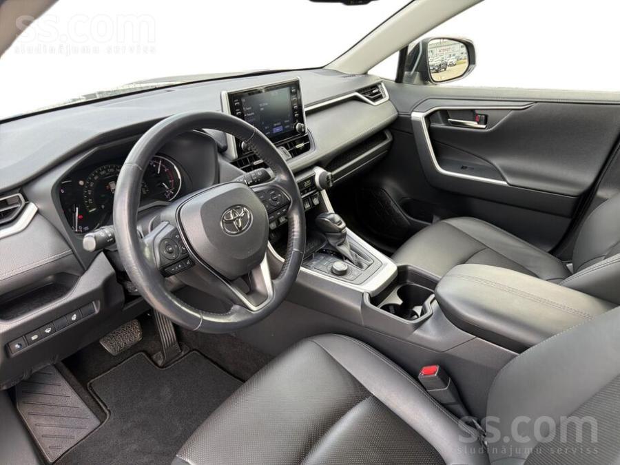 Pelēks Toyota RAV4 2019 Rīga, ar dzinēja tilpumu 2.00 L un nobraukumu 101 tūkst. km par 23990 €, foto 12 vietnē AUTOMOTO.COM.LV
