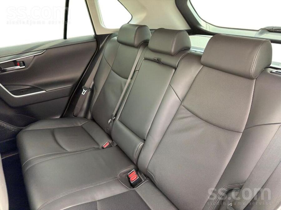 Pelēks Toyota RAV4 2019 Rīga, ar dzinēja tilpumu 2.00 L un nobraukumu 101 tūkst. km par 23990 €, foto 20 vietnē AUTOMOTO.COM.LV