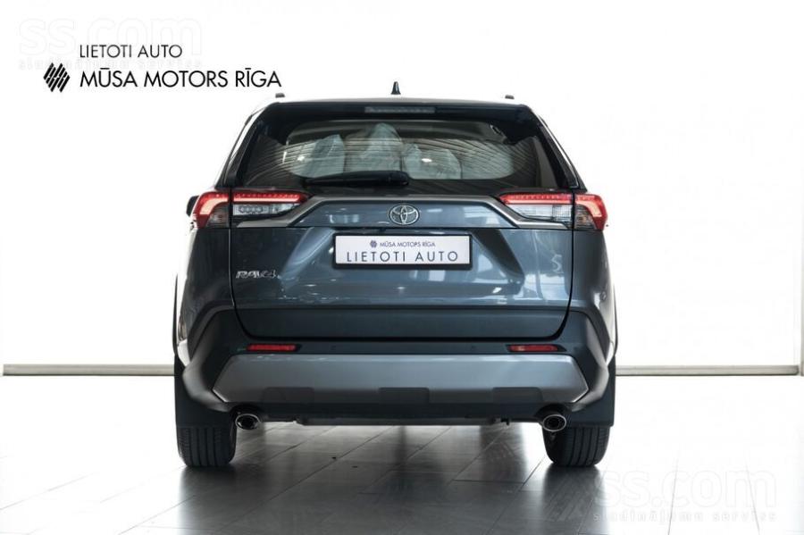 Grey Toyota RAV4 2019 in Riga, with an engine capacity of 2.00 L and mileage of 46 thousand km for 22900 €, photo 5 on AUTOMOTO.COM.LV