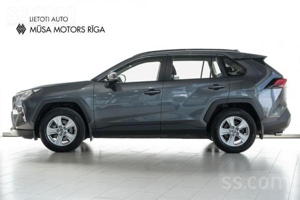 Grey Toyota RAV4 2019 in Riga, with an engine capacity of 2.00 L and mileage of 46 thousand km for 22900 €, photo 6 on AUTOMOTO.COM.LV