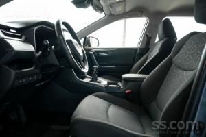 Grey Toyota RAV4 2019 in Riga, with an engine capacity of 2.00 L and mileage of 46 thousand km for 22900 €, photo 9 on AUTOMOTO.COM.LV