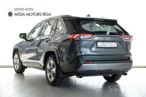 Grey Toyota RAV4 2019 in Riga, with an engine capacity of 2.00 L and mileage of 46 thousand km for 22900 €, photo 12 on AUTOMOTO.COM.LV