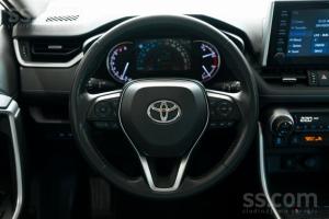 Grey Toyota RAV4 2019 in Riga, with an engine capacity of 2.00 L and mileage of 46 thousand km for 22900 €, photo 13 on AUTOMOTO.COM.LV