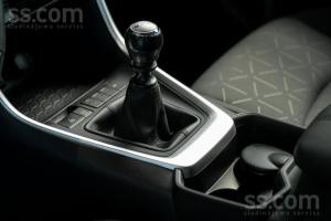 Grey Toyota RAV4 2019 in Riga, with an engine capacity of 2.00 L and mileage of 46 thousand km for 22900 €, photo 15 on AUTOMOTO.COM.LV